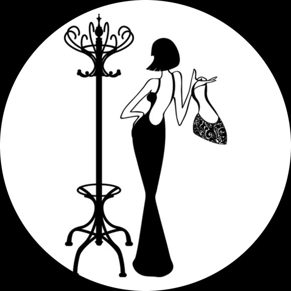 Cs' Closet (@hanger_uppers) | Poshmark